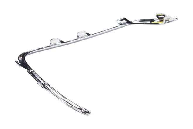 Moldura cromada do farol de milha direito - Nova Tracker 2017 a 2020 ...